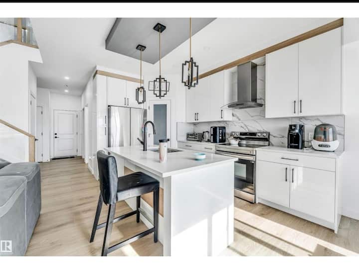 Luxurious Newly Built (2024) Full House - Beaumont