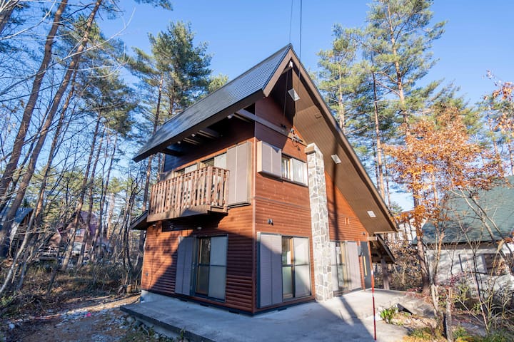 2025年12月オープン～雪風/snow Wind～
白馬の自然に静かにたたずむ、心安らぐ別荘。 - Hakuba