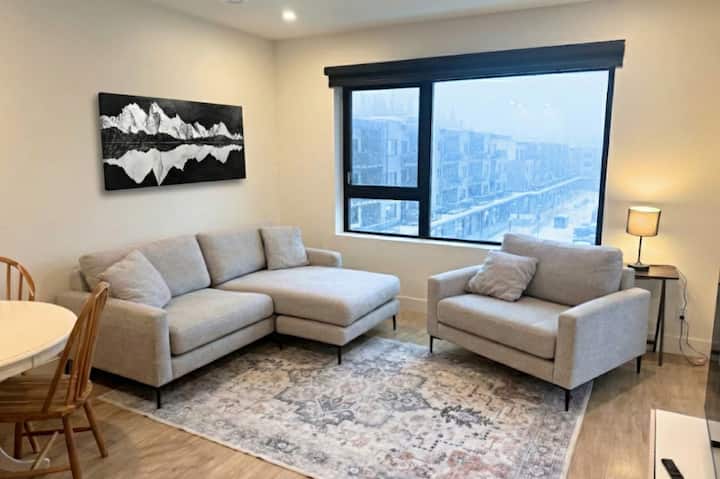 Avalanche Ridge Suite With Private Hot Tub - Revelstoke