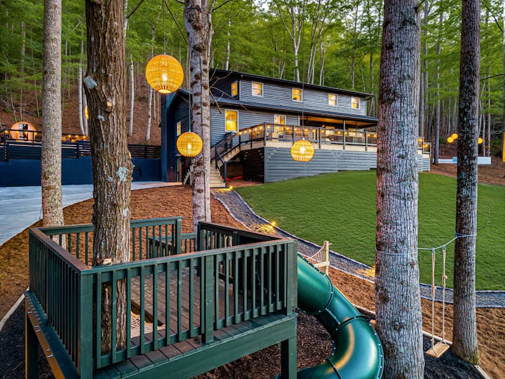 Epic Group Escape. Pickleball, Golf Sim. Sleeps 20 - United States