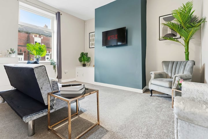 Contractors %Discounts For Longer Stays | Sleeps6 - Bury