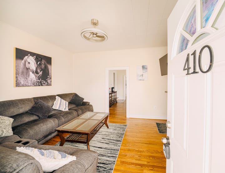 Modern Cozy Home Near Downtown - Hagerstown, MD