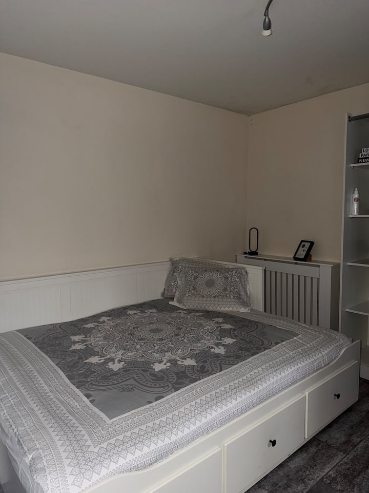 Studio Cosy Et Calme à Garches - Suresnes