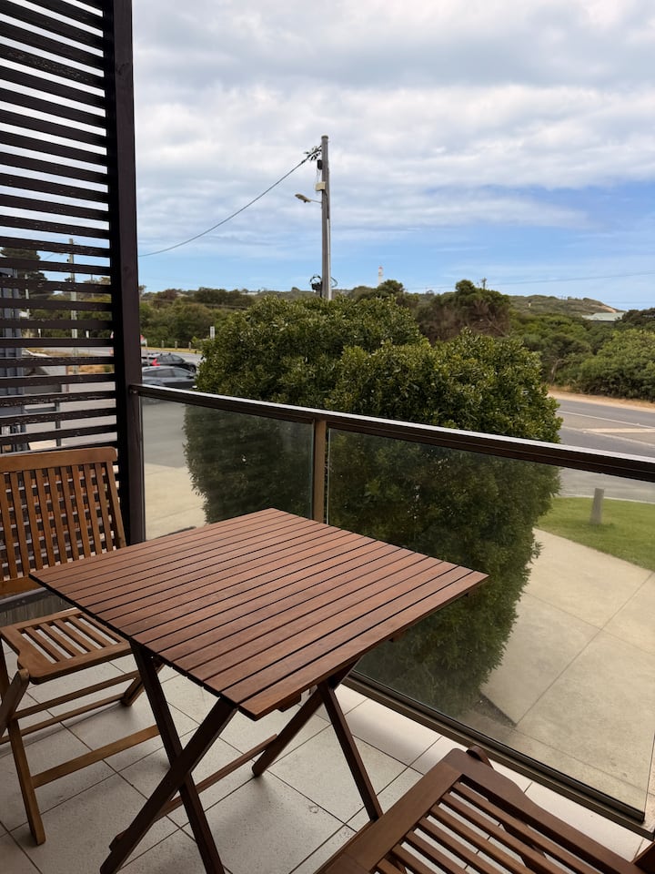 Front Facing Apartment Opposite Aireys Main Beach - Aireys Inlet