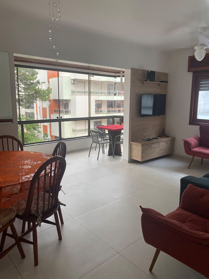 Apartamento Espaçoso E Confortável No Centro - Capão da Canoa