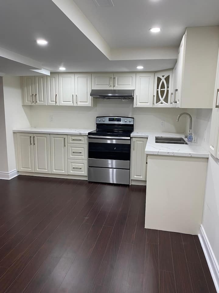 Private Luxury Basement Near Pearson | Brampton - Brampton