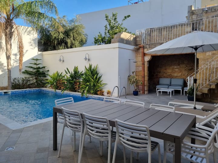 Rare House Of Character With Private Pool - Malta