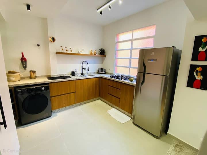 Aconchegante E No Centro De Tudo - Amparo