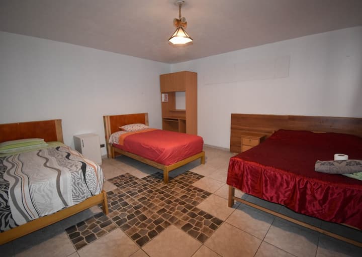 Habitación Espaciosa Con Baño Privado - Abancay