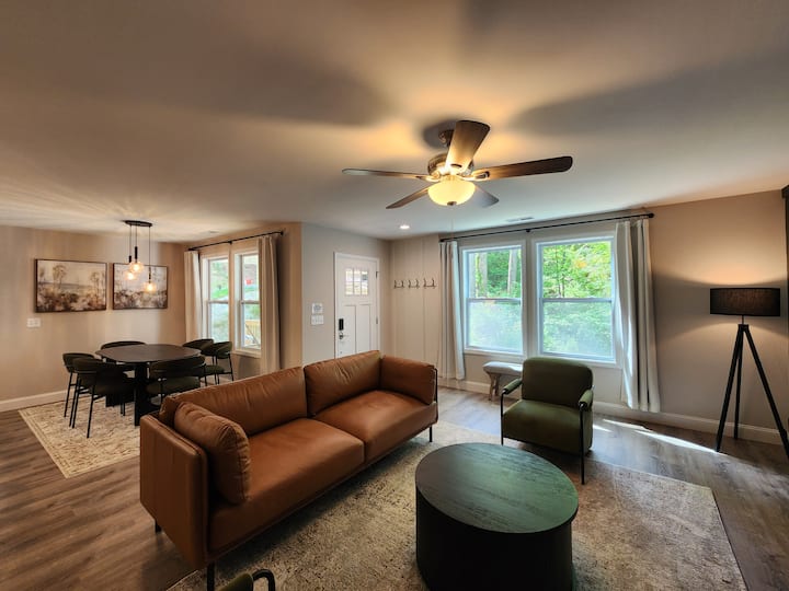 Asheville-hilltop Hideaway| Hot Tub - Swannanoa, NC