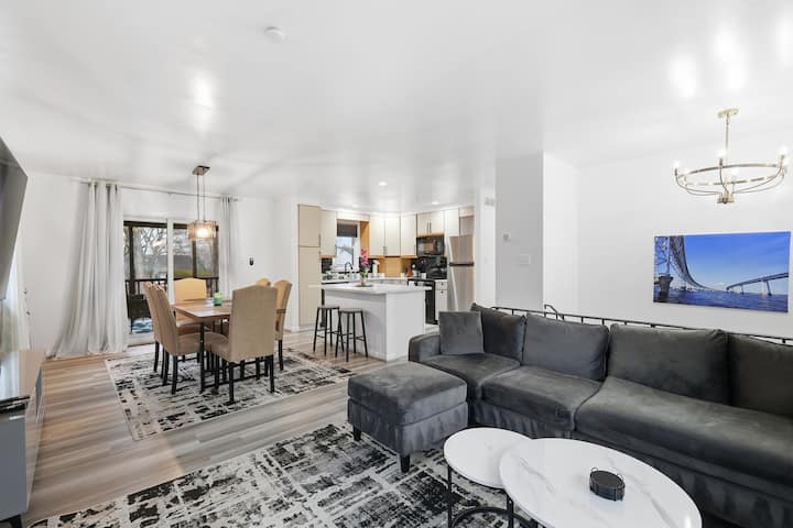 Firepit + Basement Lounge + Putt Green | Sleeps 12 - Maryland