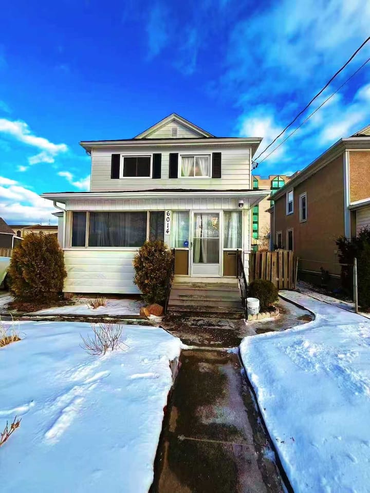 Cascade Retreat - Niagara Falls