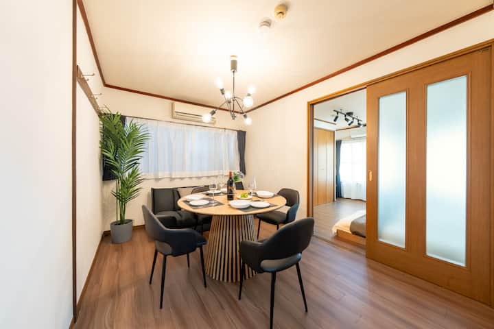 新宿まで11分/駅徒歩4分/ベッド5台/コンビニ1分/高速無料wifi/1階 - Tokyo