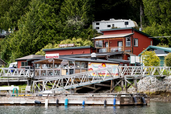 Salmon Cabin - Vancouver Island