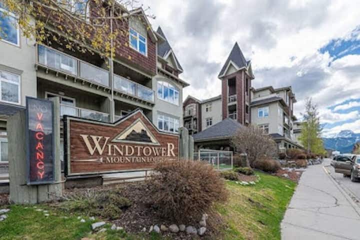 New One Bedroom Unit With King Bed And Sofa Bed - Canmore