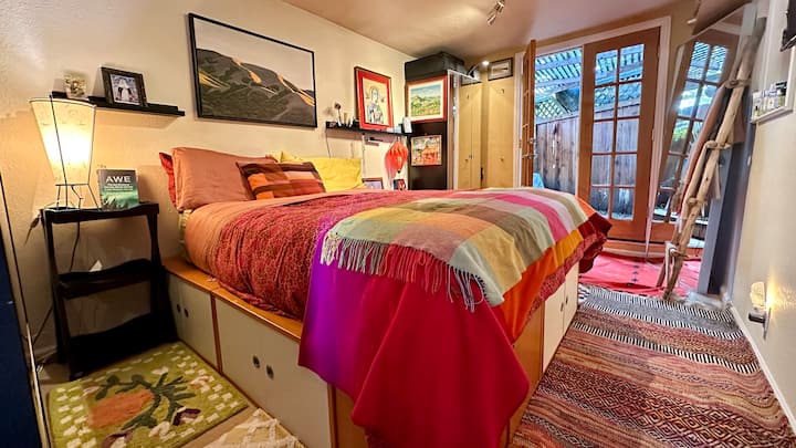 Garden Cottage With Outdoor Tub - Shabby Chic - San Francisco, CA