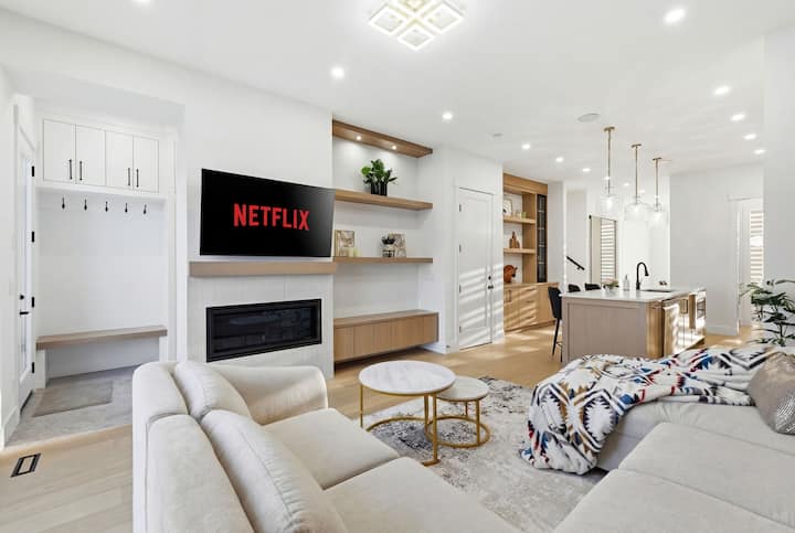 Stampede Deal|stylish 3br Near Downtown | Sleeps 8 - Calgary