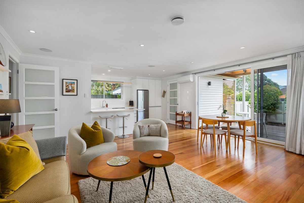 Gorgeous Coastal Orakei Bay Home - Houses for Rent in Auckland ...