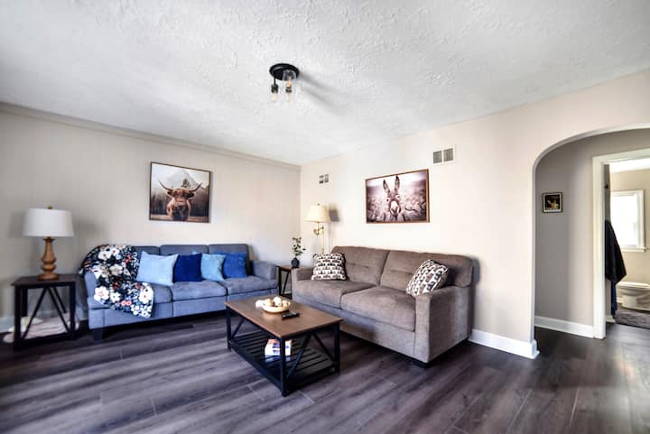 Broad St Apartment - Walk To Downtown & Parks - Lancaster, OH