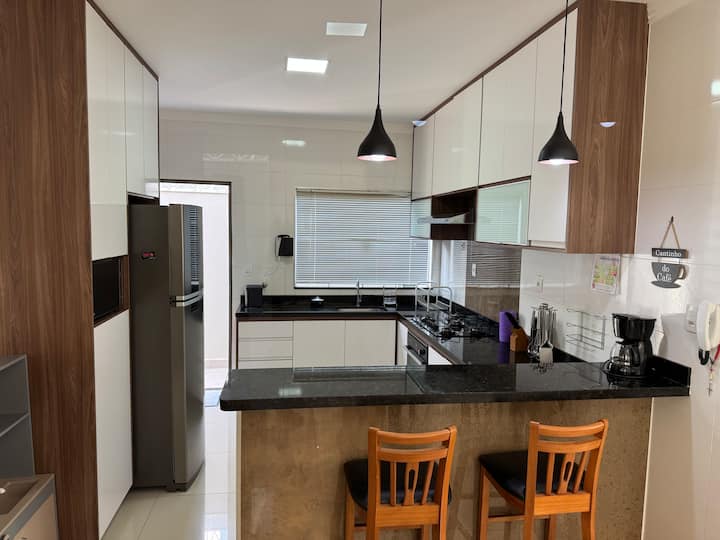 Casa Ampla, Confortável E Muito Bem Localizada - Passos