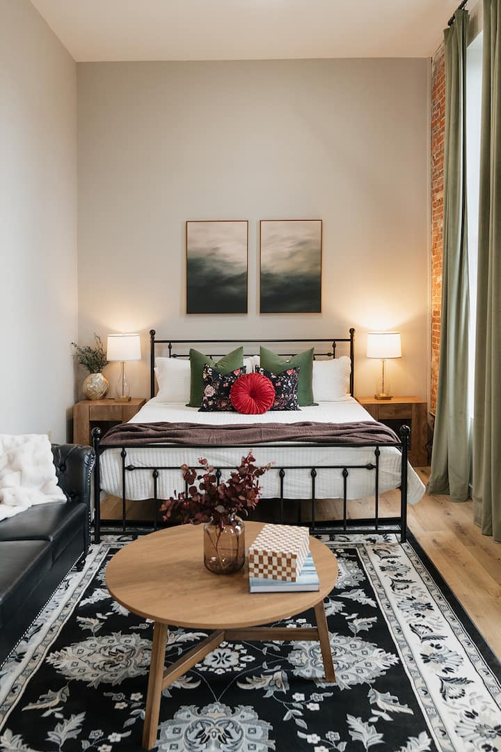 Downtown Troy Studio: Look Out On The Square! - Troy, OH