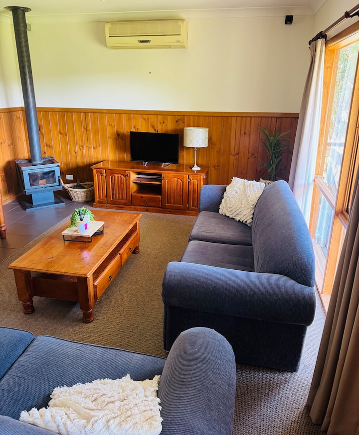 Fern Valley Retreat 
Cottage 3 - Mirboo North