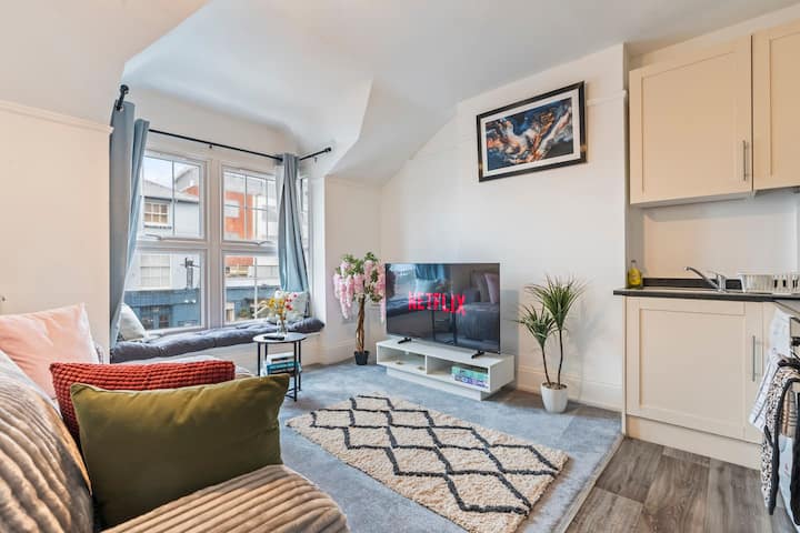 1br Maisonette | Sleeps 4 | 2 Toilets | Fast Wifi - Surbiton