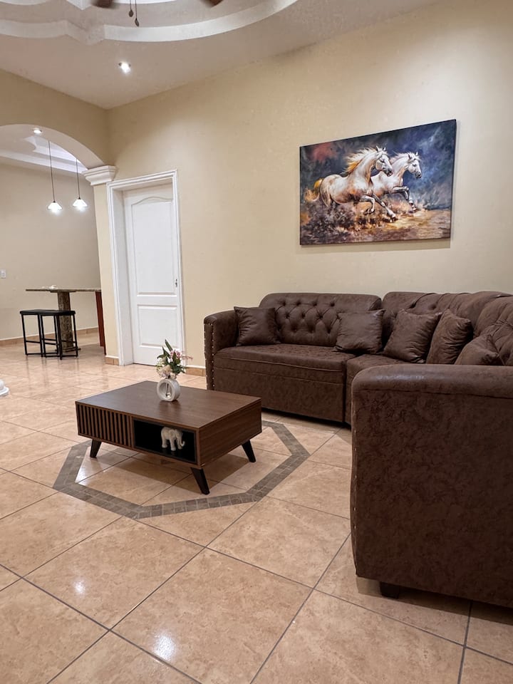 Apartment #8 W/3 Bedrooms - Security 24/7 - Honduras