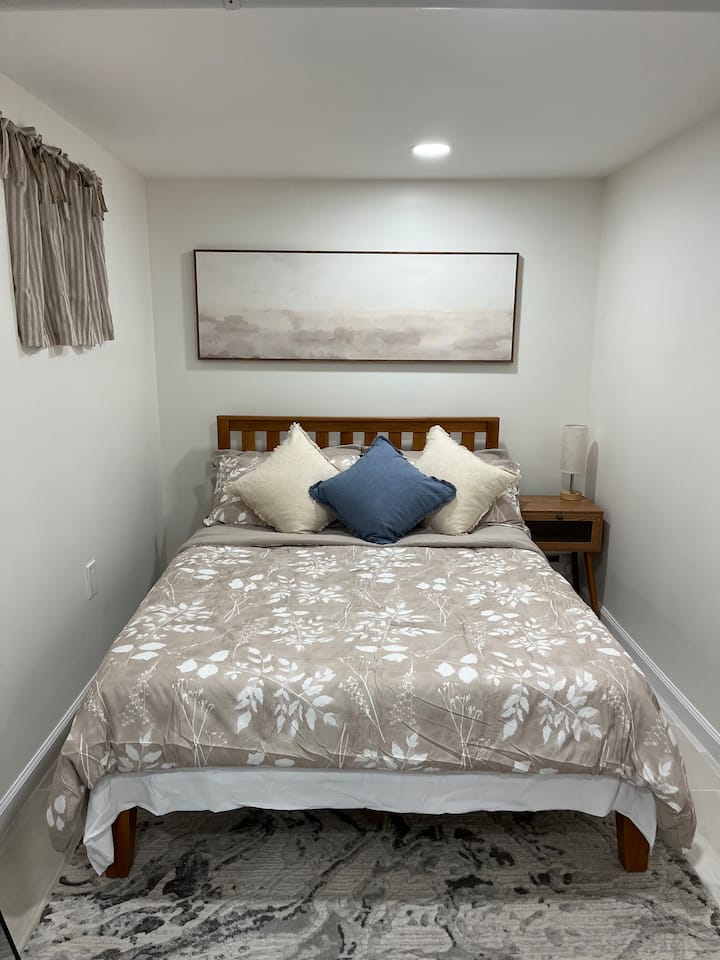 Basement Studio | Full Bed + Sofa Bed | Full Bath - Stapleton - Staten Island NY