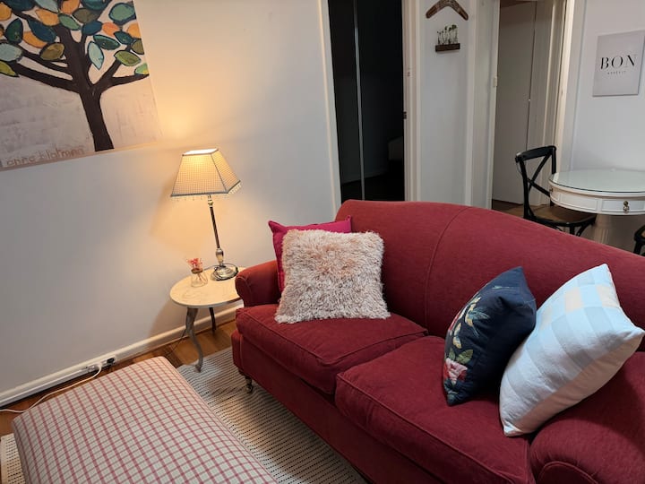 Ground Floor 2 Bedroom Nest At St Kilda Gems - St Kilda