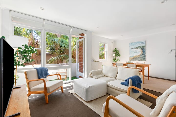 Coastal Walk Apt With Parking - Sydney