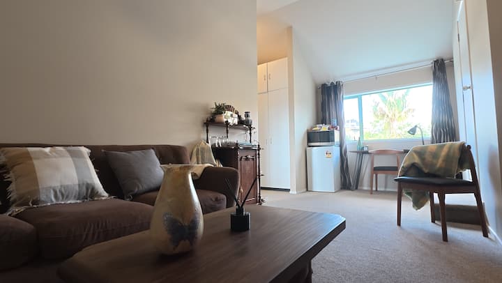 Steps To The Clouds · Cloud Loft Family Suite - Waiheke Island