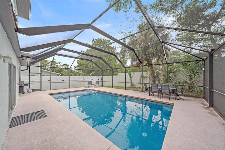 2500sqft 4bed + Heated Pool, 10 Mins To Beach/town - Sarasota, FL