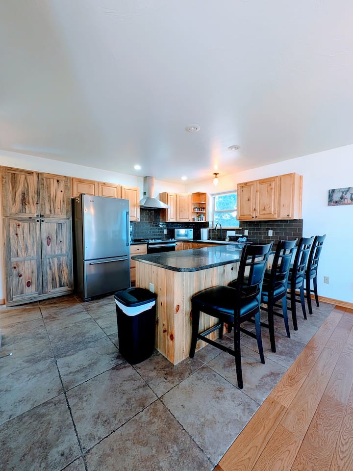 Ski Monarch / Hot Tub / Cozy / Spacious - Monarch, CO