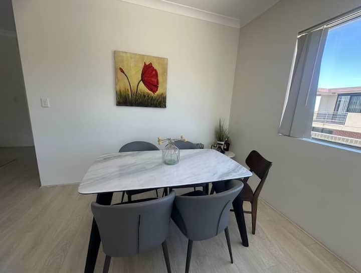 Modern 3br Ryde Apartment With Spacious Living - Ryde