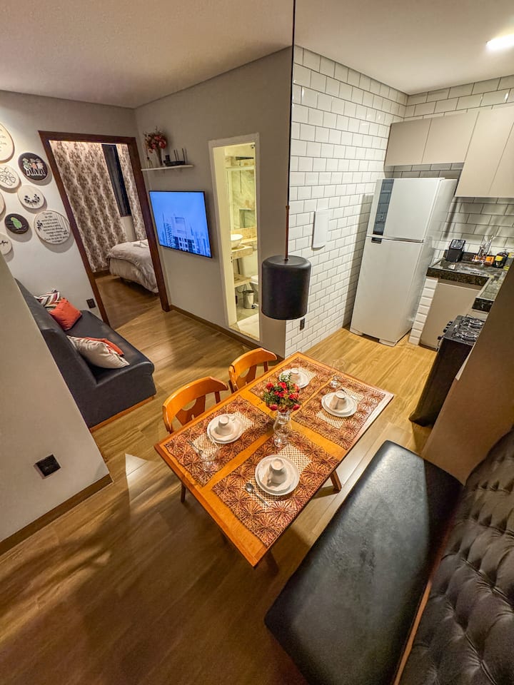 Apto Novo 2 Qtos, Tv 55”, Ar, Camas Queen, Centro - Curvelo