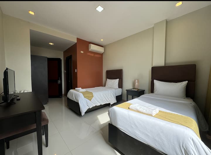 Brand New And Elegant Hotel Room•twin Or King Bed - Baclayon