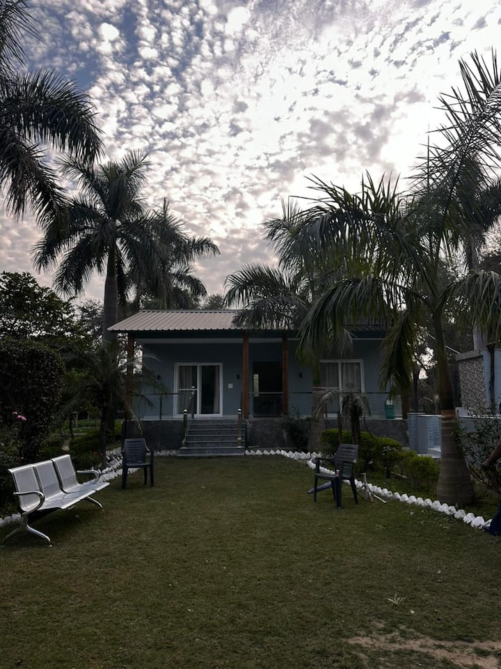 Tranquil Farm Stay With Organic Garden & Pool - Noida