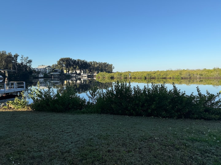 Riverbend Retreat - Tarpon Springs, FL