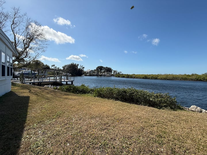 Riverbend Retreat - Tarpon Springs, FL