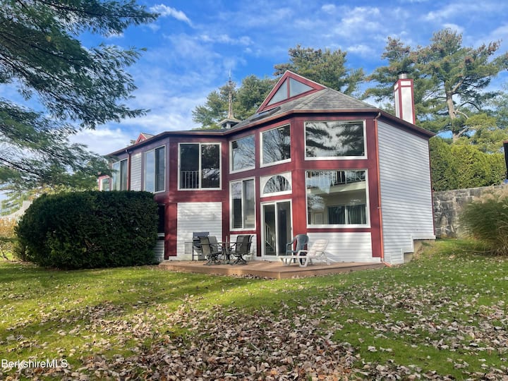 Rare White Pines Rental In West Stockbridge - Lee, MA