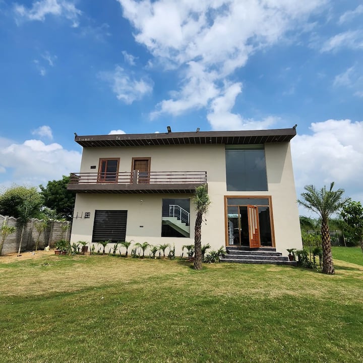 Royal Orchid Farms - 4bhk With Swimming Pool - Palwal