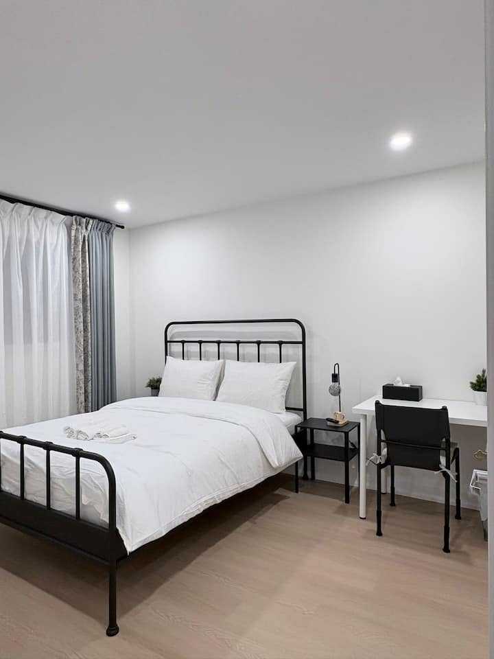 Cozy & Private Bathroom Unit In Downtown Toronto - Toronto