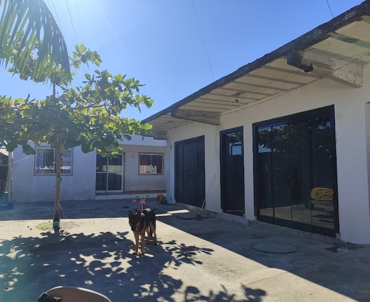 Aluga-se Duas Casas No Msm Terreno As Duas Cm Ar! - Matinhos