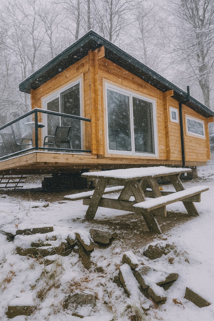 1 Bedroom Cabin Numb 4 (Mlake) - Parry Sound