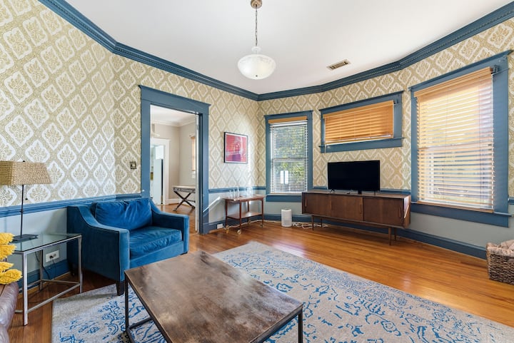 Downtown Decatur | Food & Shops Nearby | Parking - Decatur, GA