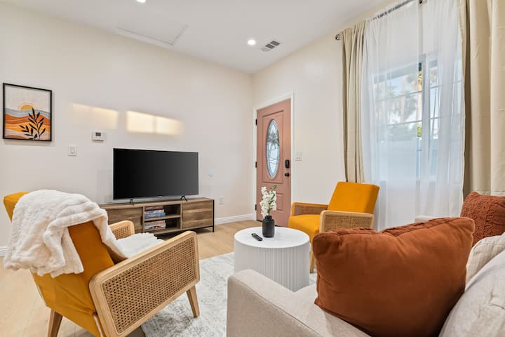 Kid-friendly Cozy 2br Guesthouse Retreat By Disney - Anaheim, CA