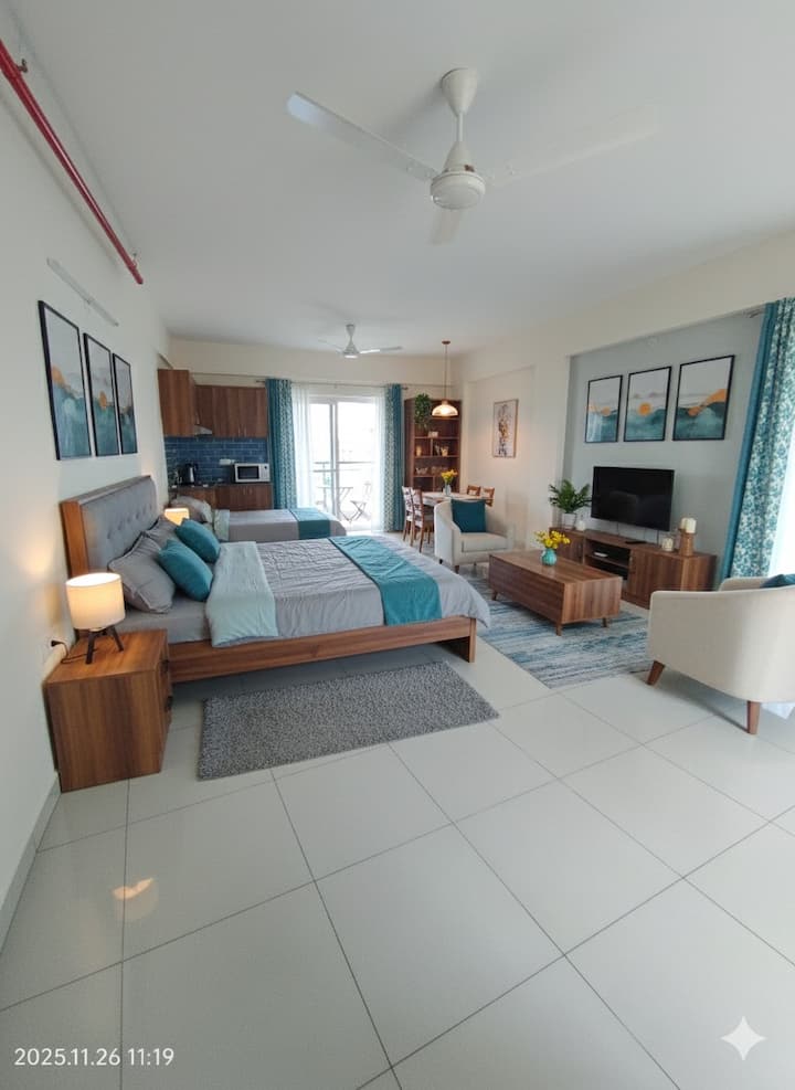 Single Room With Attached Bathrooms At A 3bhk Flat - 