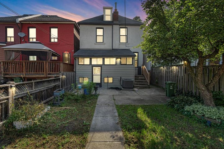 Private Basement Studio With Private Entrance - Hamilton