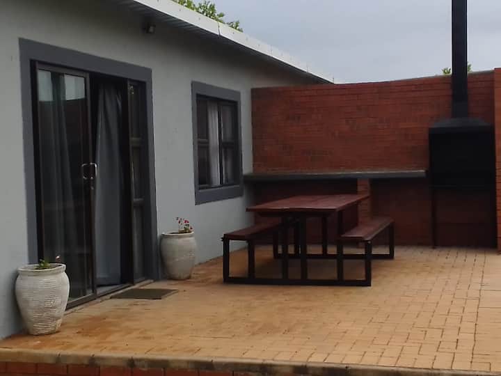 Polo Field Retreat - 2 Bedroom - Winterton Escape - Winterton